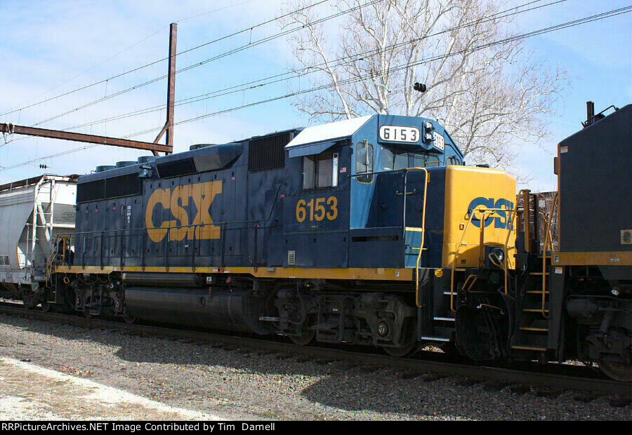 CSX 6153 on Q417